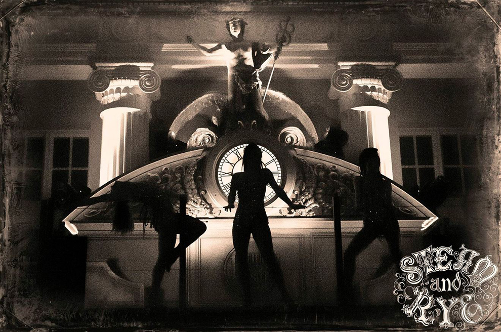 Steam & Rye - a Whirlwind of Entertainment with a side of Fries > Townfish